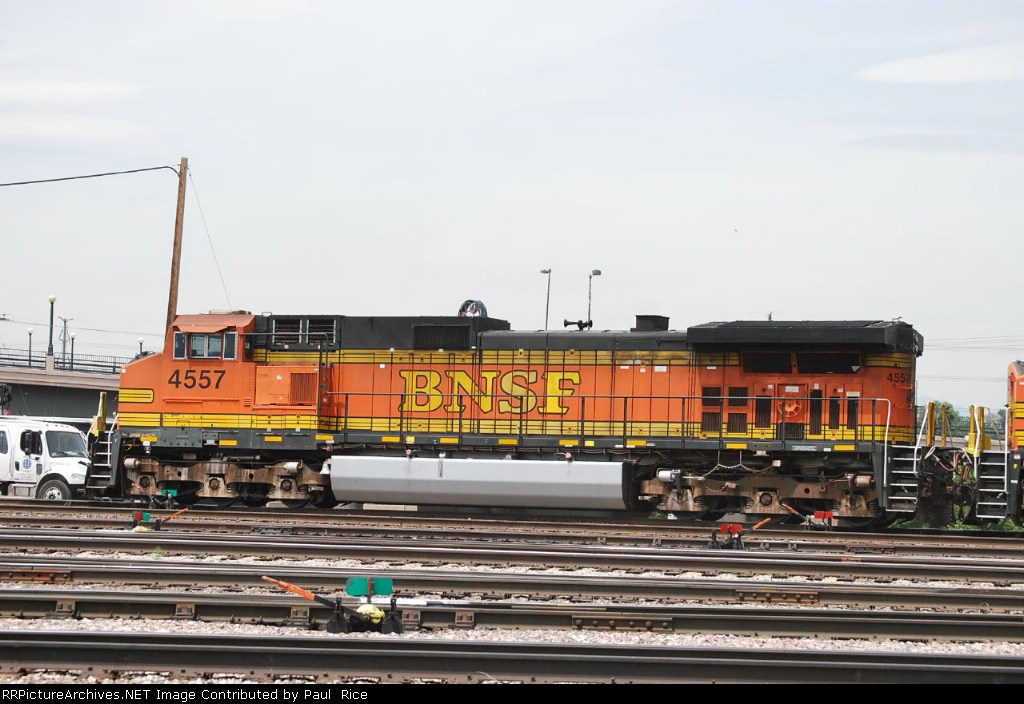 BNSF 4557